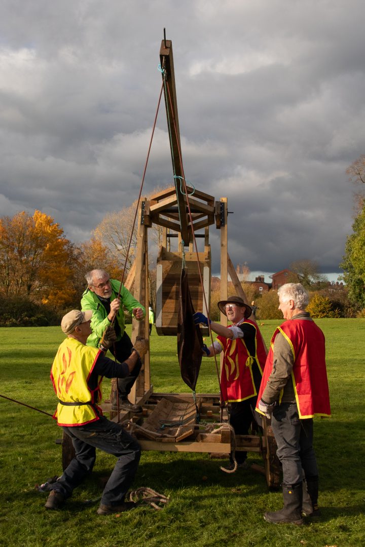 2014 ~ Merefest: Lantern Procession & ‘Heronsilver’ – Fizzgigs